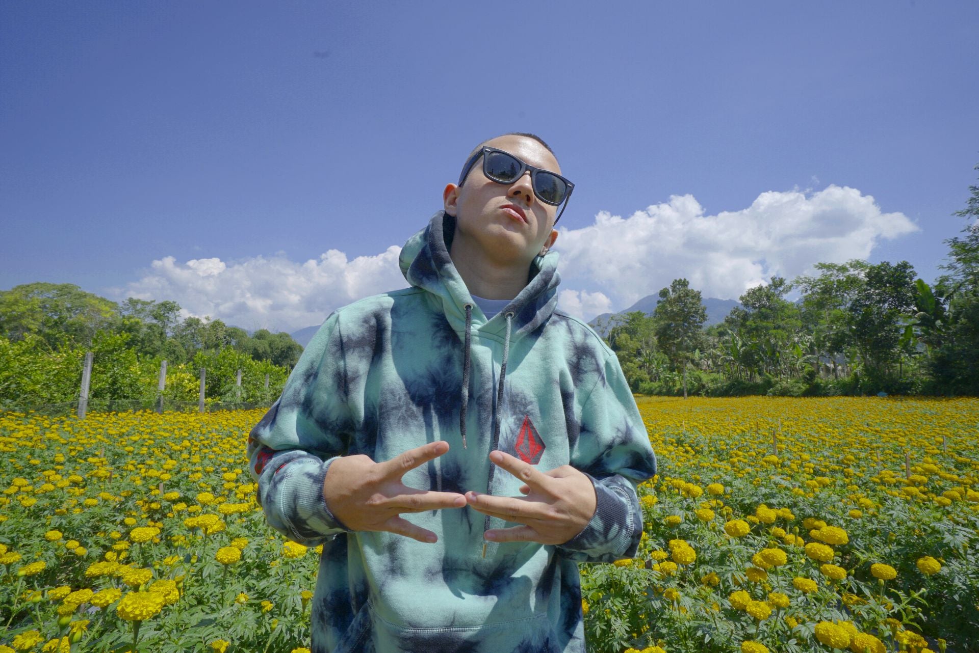 Mario Zwinkle - Livin' It Up ft. Nova Ruth (Official Music Video ...